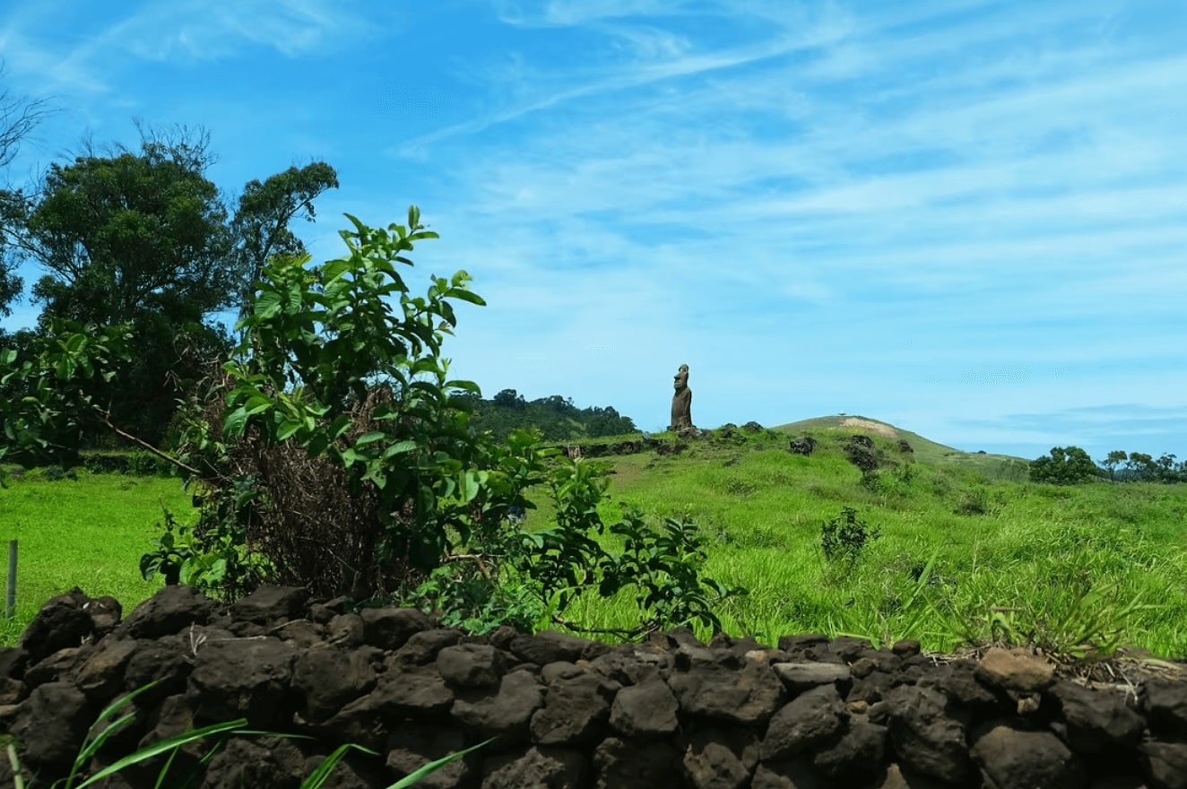 Scuba Diving in Rapa Nui: Best Dive Spots + Eco-Friendly Hotels